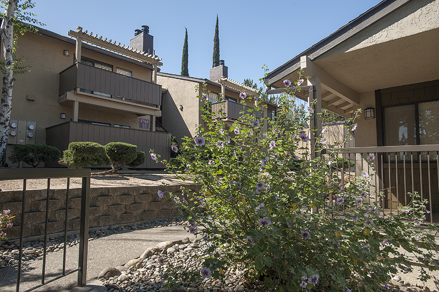 Apartments at Meridian Terrace Condominiums - Sacramento